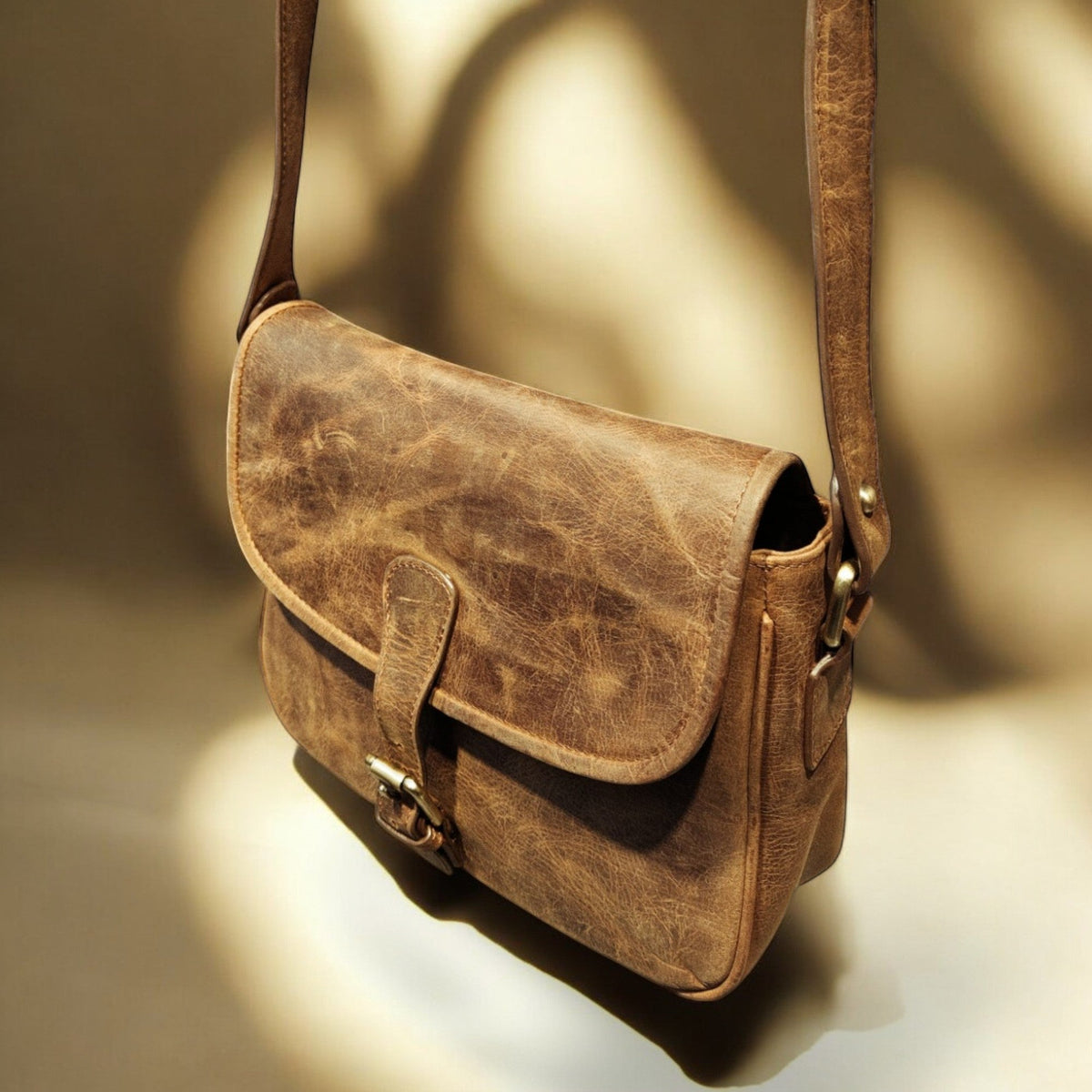 Cuoio Ingrassato: Riscoperta di un'arte antica. Pelletteria Pelle Nuda